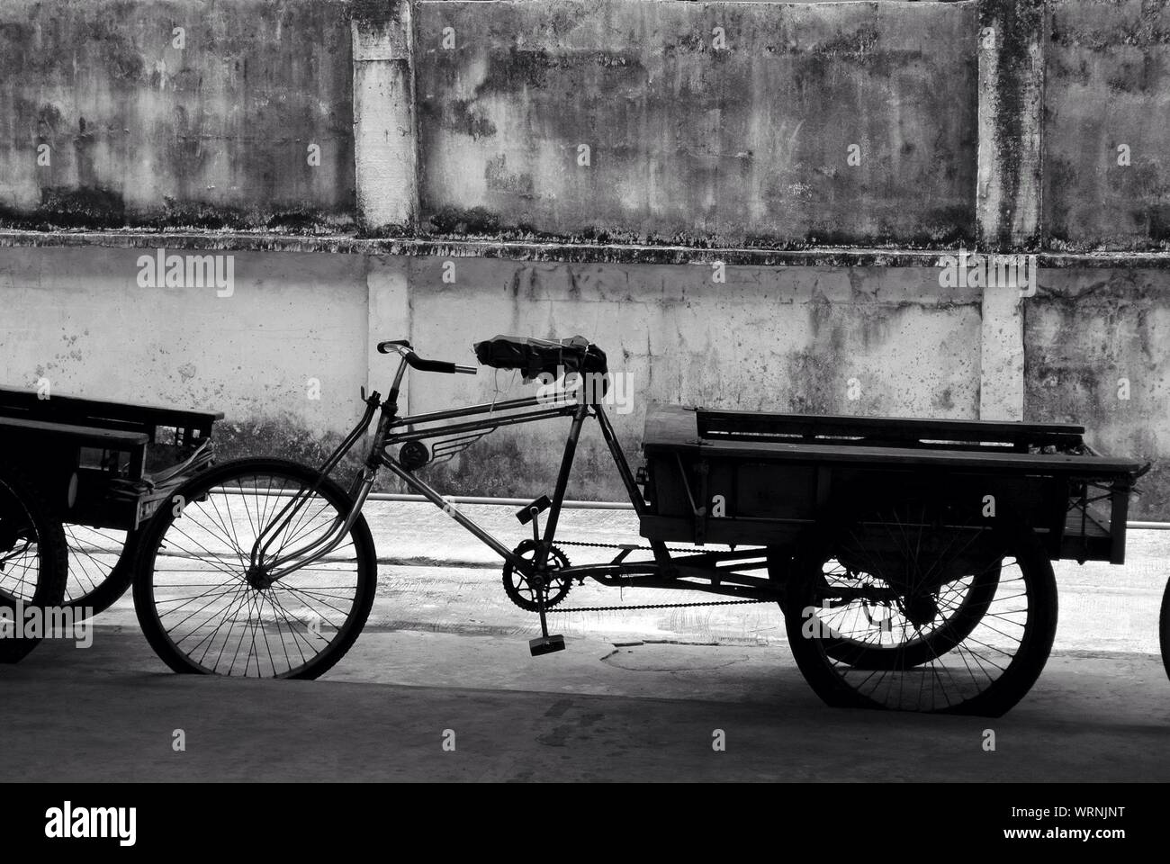 Bicycle Trailer Stock Photos & Bicycle Trailer Stock Images - Alamy