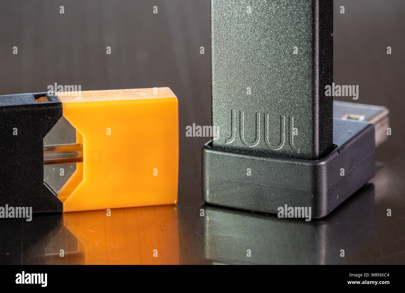 Juul cigarette hi-res stock photography and images - Alamy