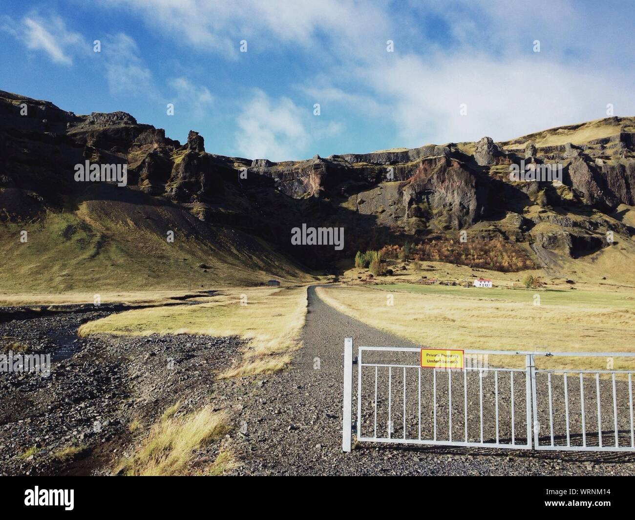 Footpath barrier hi-res stock photography and images - Alamy