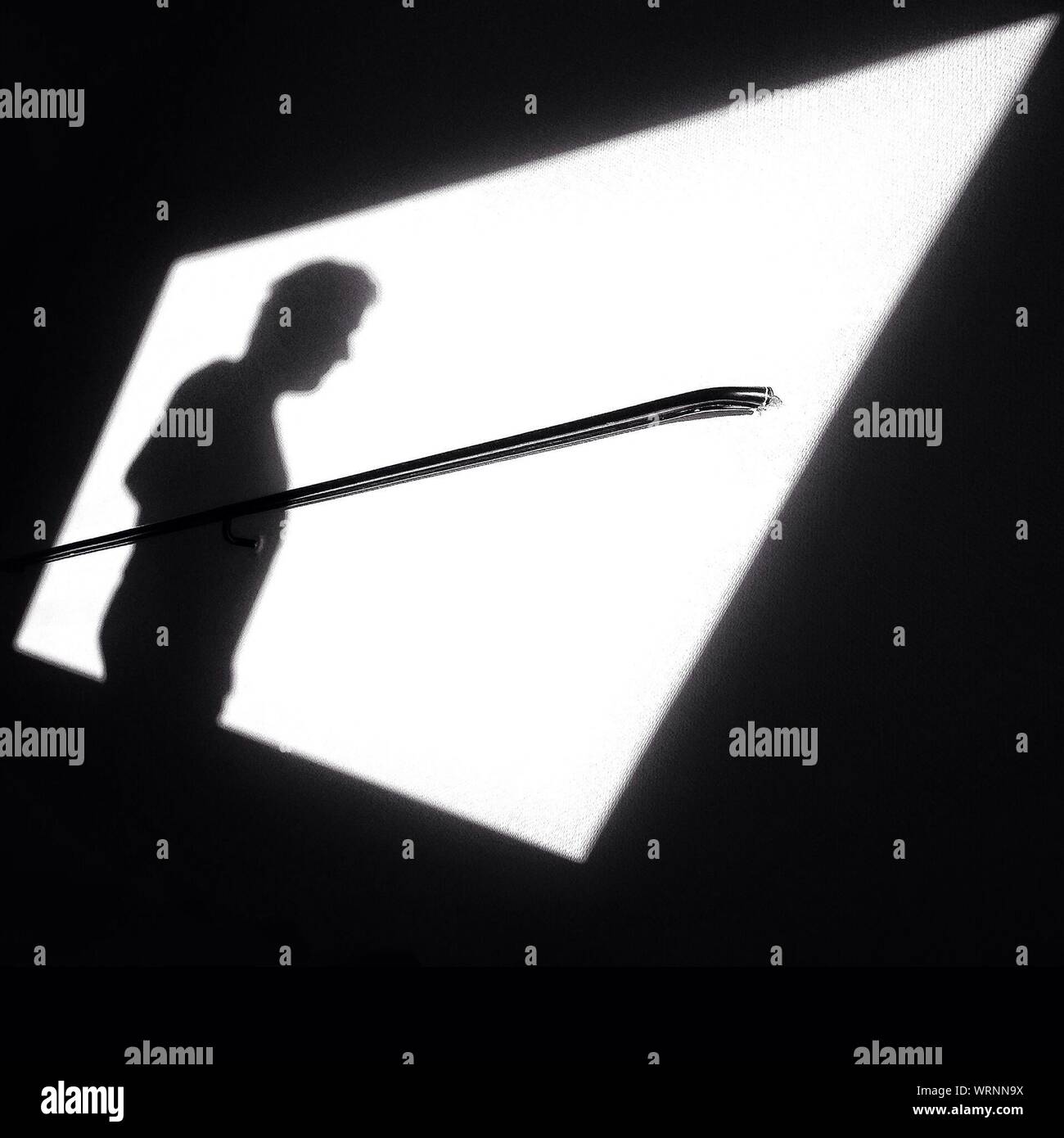 Man walking silhouette outline dark shadow hi-res stock photography and ...