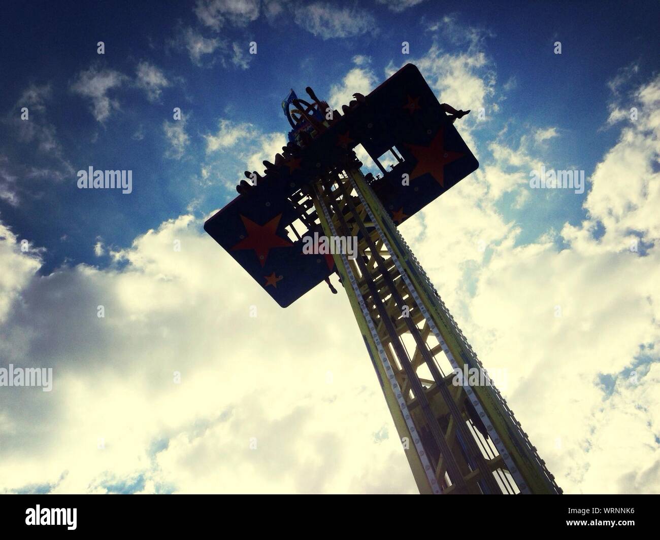 Drop tower hi-res stock photography and images - Alamy