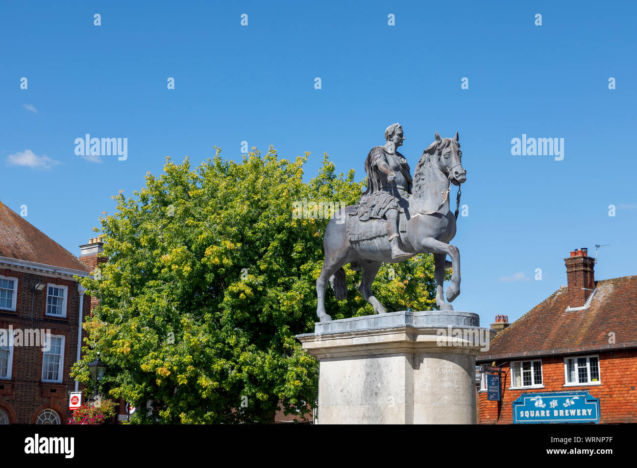 King william iii statue petersfield hi-res stock photography and images ...