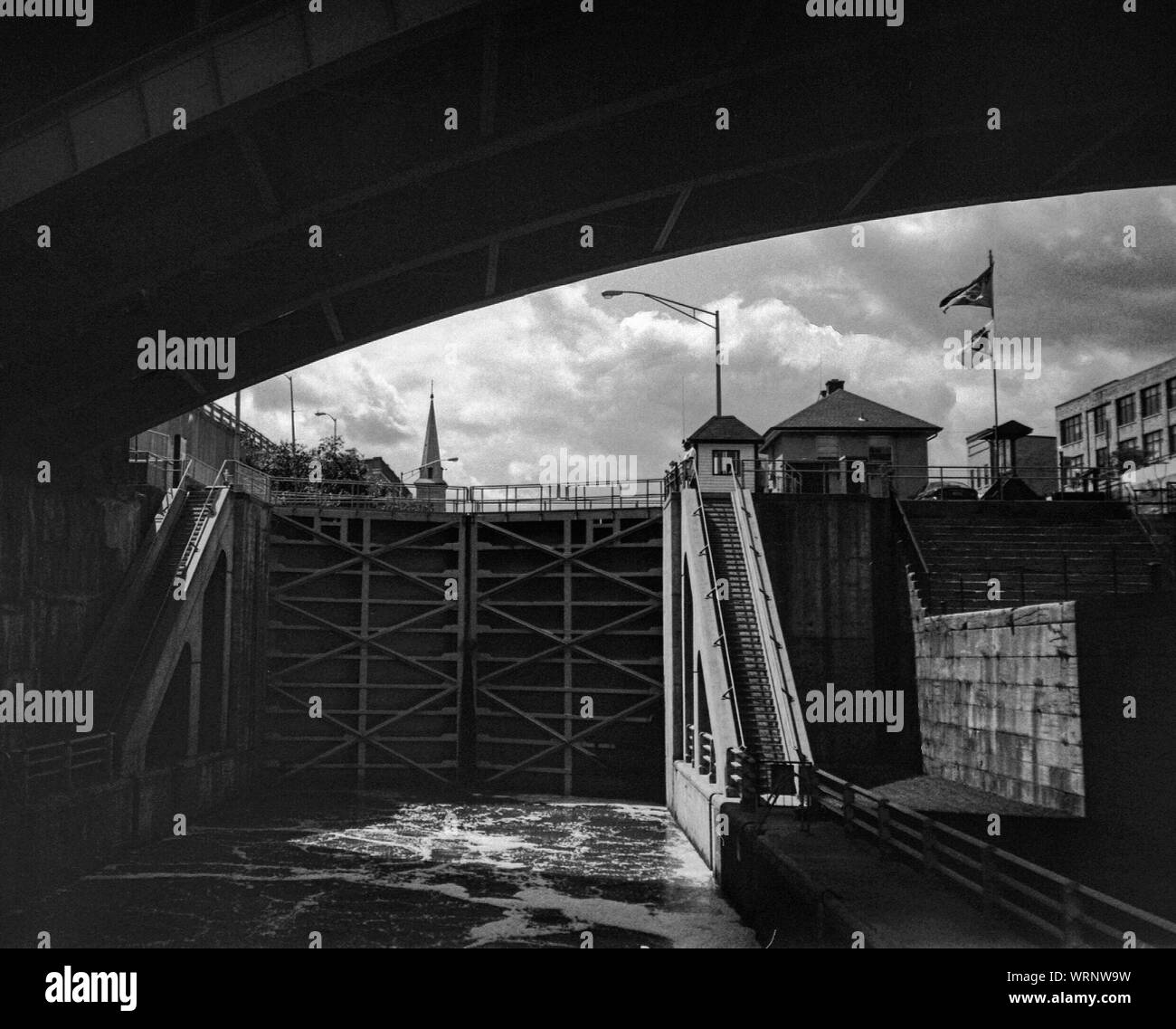 Canal lock erie hi-res stock photography and images - Alamy