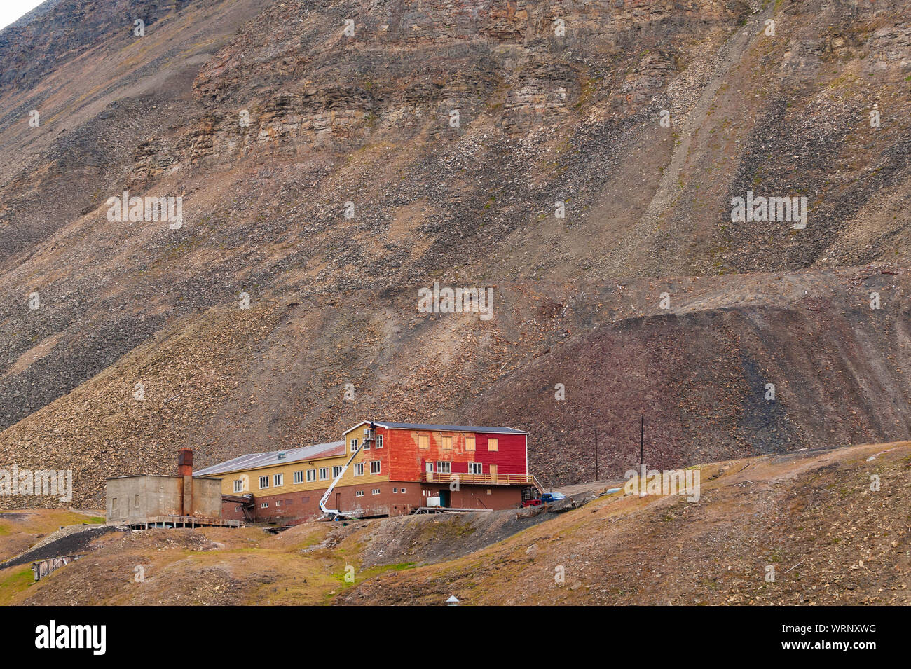 Lone building, Longyearbyen, Svalbard, Norway Stock Photo - Alamy