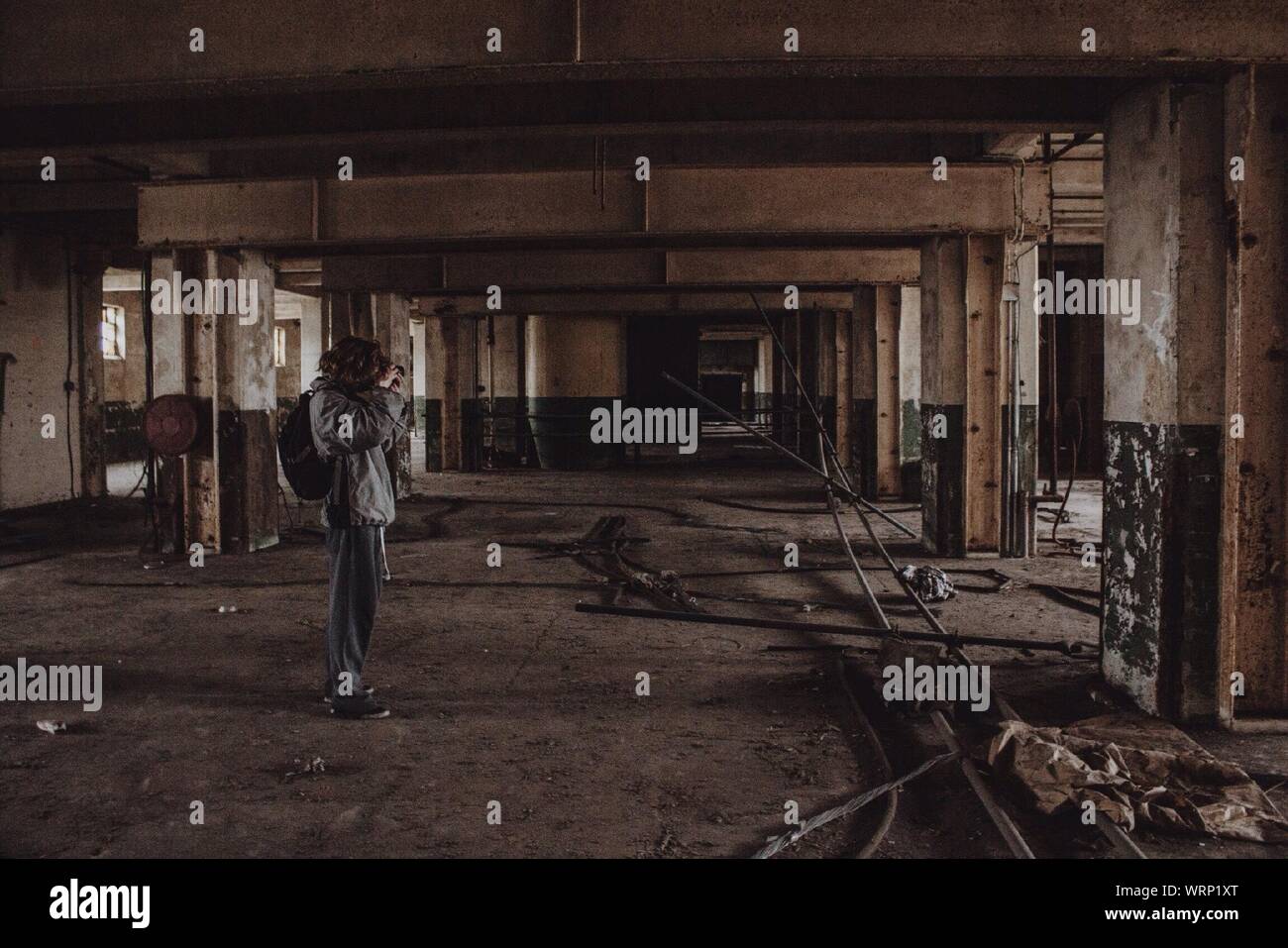 Support the beams hi-res stock photography and images - Alamy