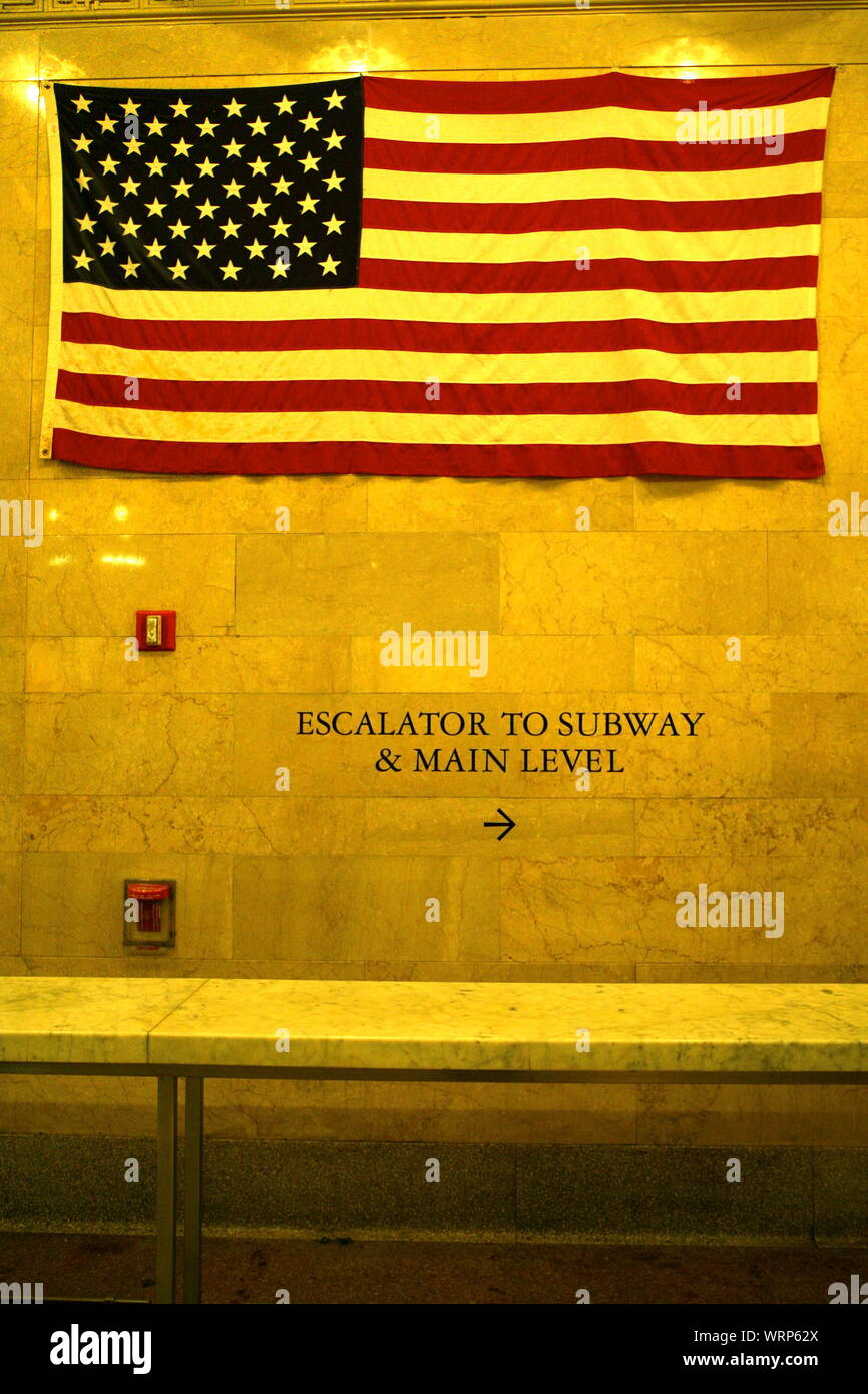 American flag bench hi-res stock photography and images - Alamy