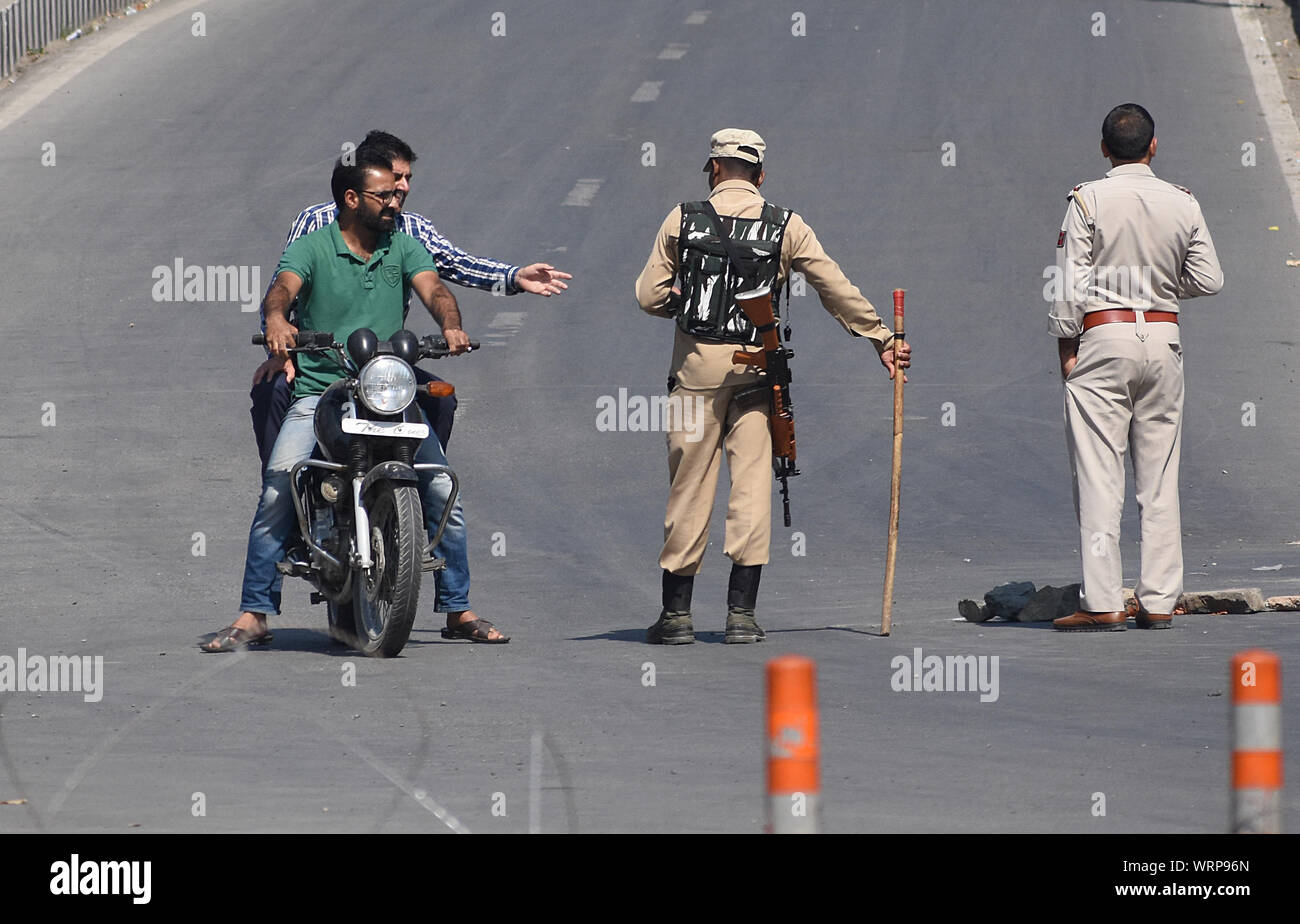 Temporary check point hi-res stock photography and images - Alamy
