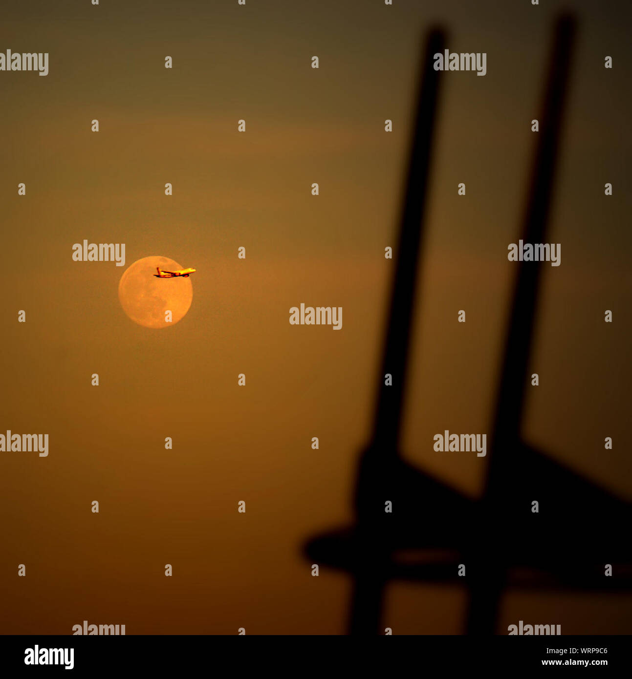 Airplane on the moon hi-res stock photography and images - Alamy