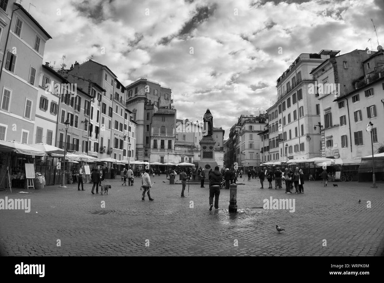Town square monument Black and White Stock Photos & Images - Alamy
