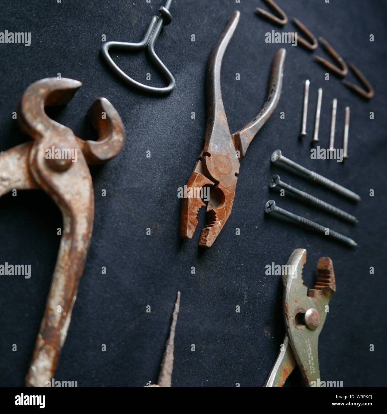 Hanging work hi-res stock photography and images - Alamy