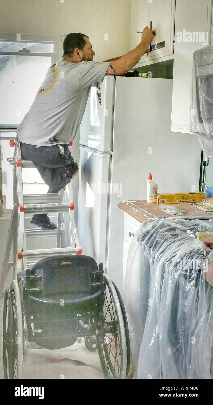 Working ladder hi-res stock photography and images - Alamy