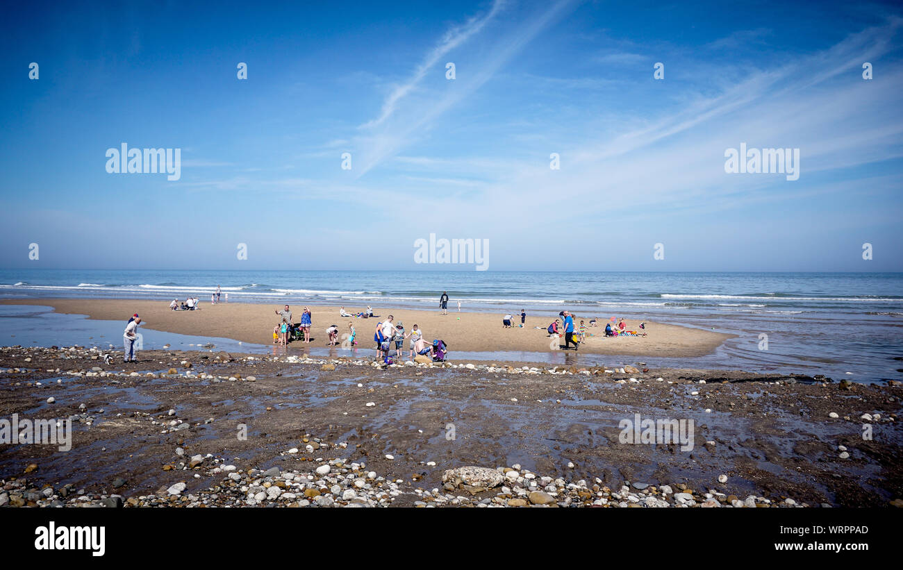 Hot weather beach hi-res stock photography and images - Alamy