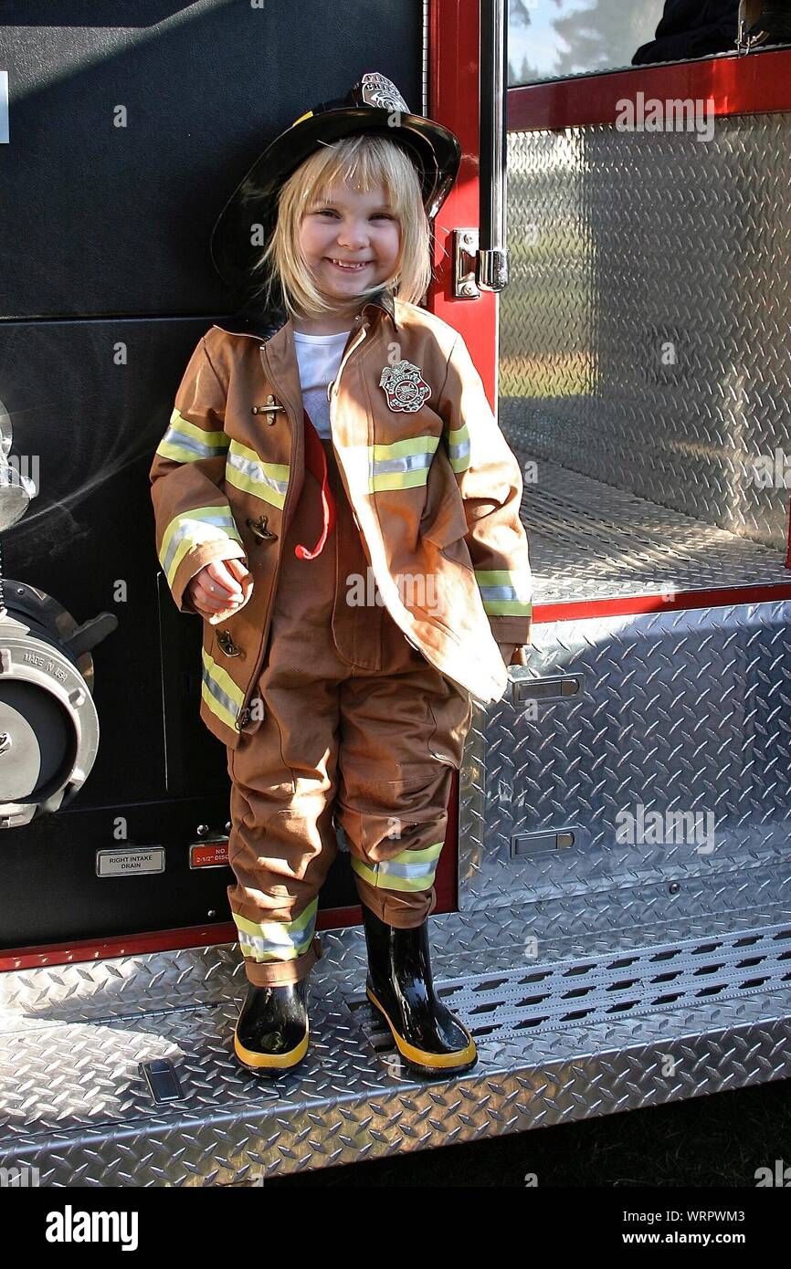 Firefighter uniform hi-res stock photography and images - Alamy
