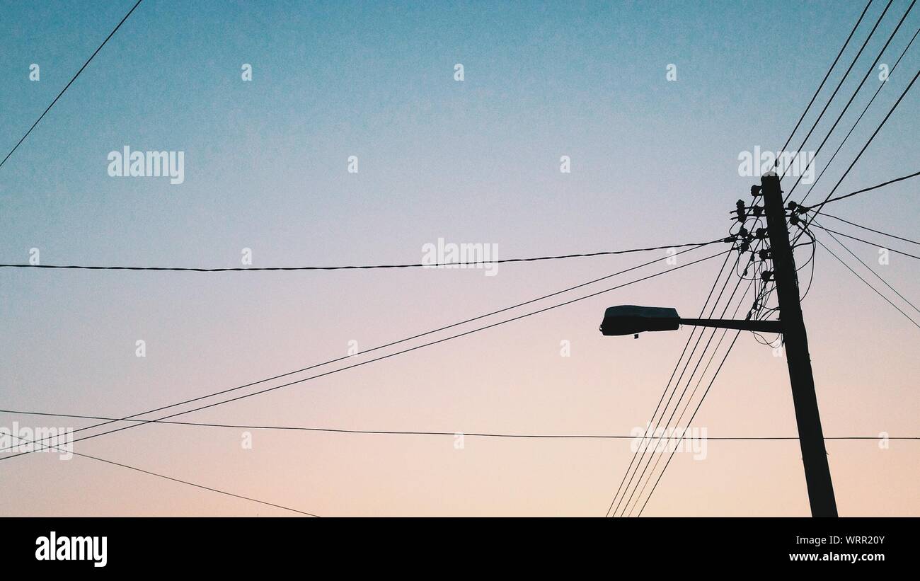 Electricity pylon street light against hi-res stock photography and ...