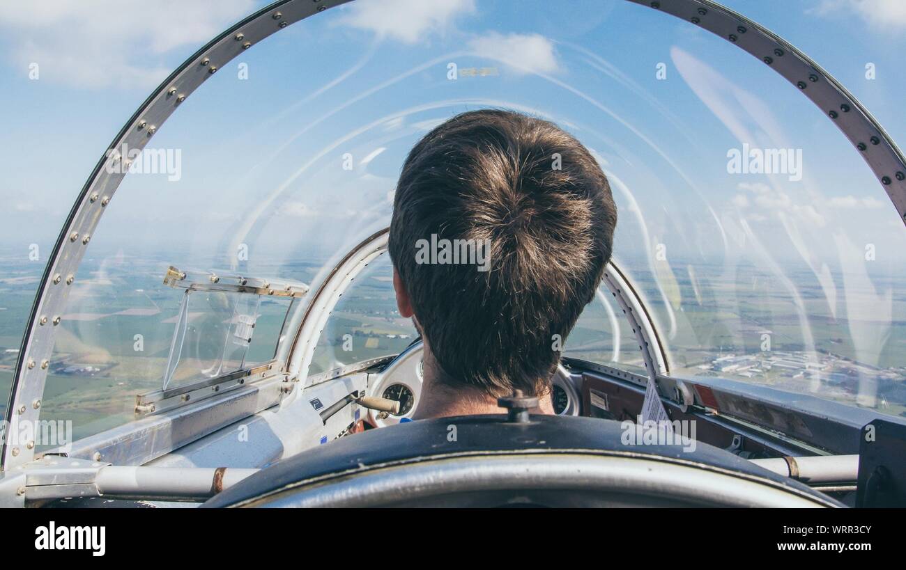 Interior view cockpit airplane flying hi-res stock photography and ...