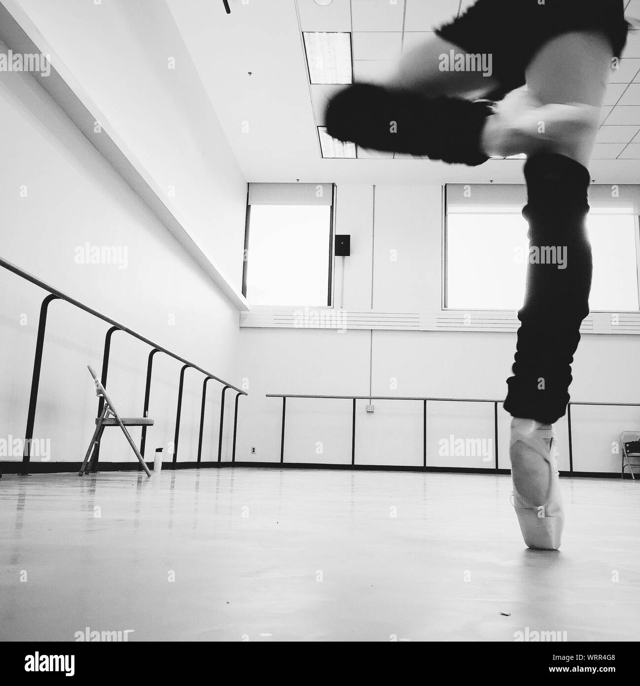 Dancer legs hi-res stock photography and images - Alamy