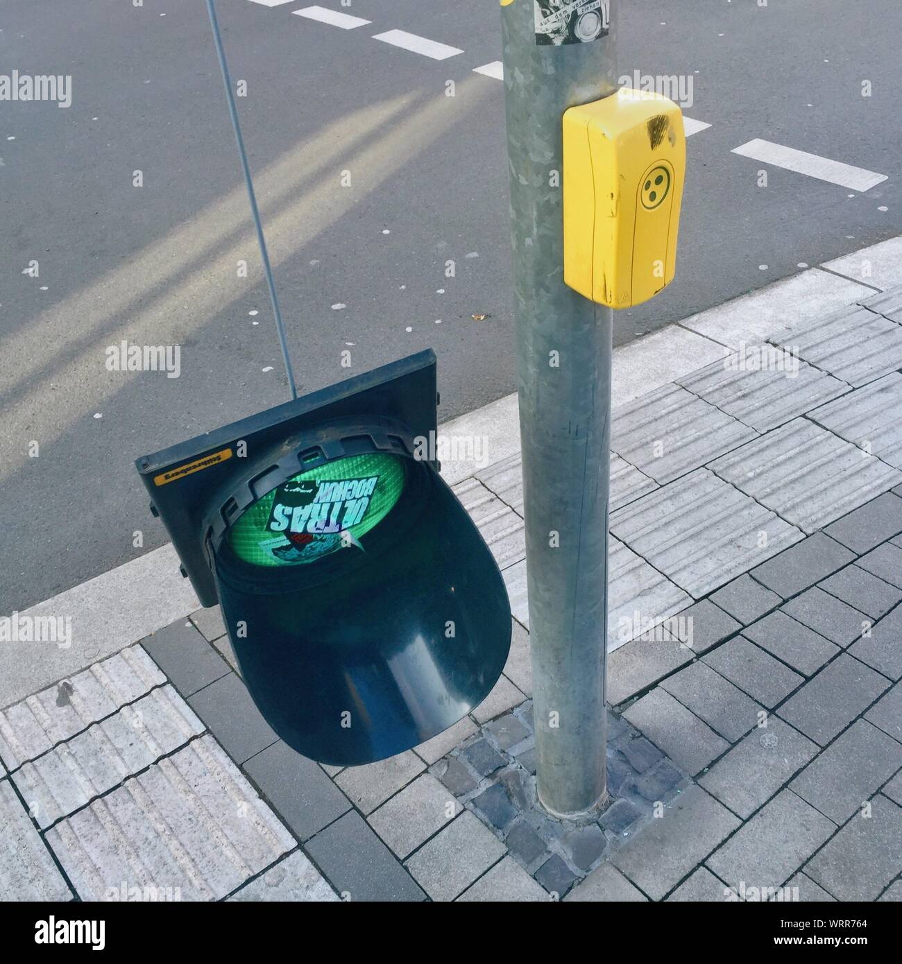 Street traffic signal hi-res stock photography and images - Alamy