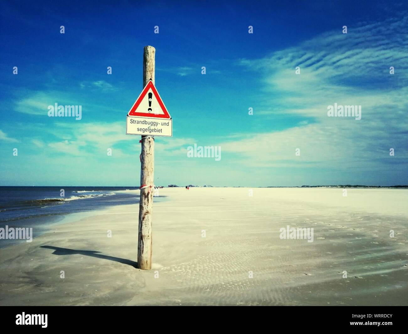 Warning sign beach hi-res stock photography and images - Alamy