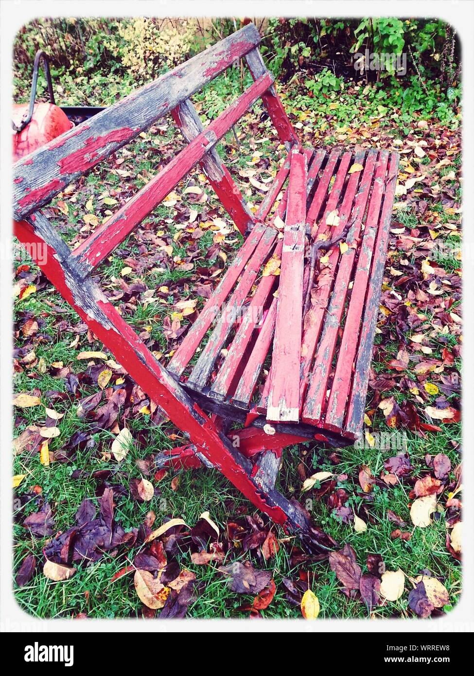 Broken bench hi-res stock photography and images - Alamy