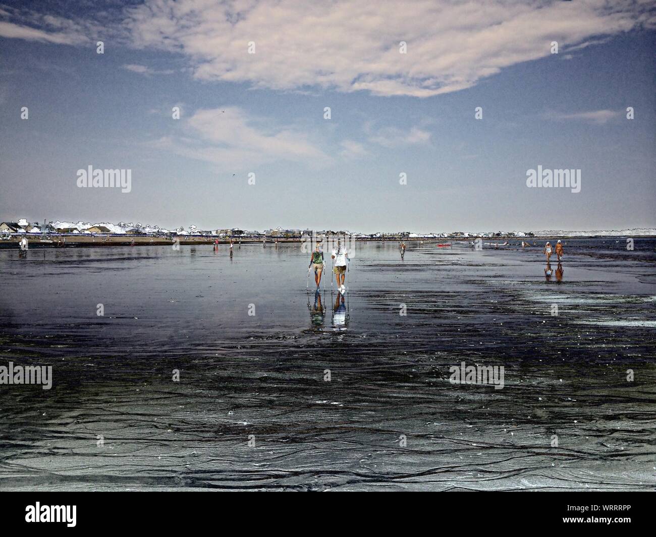 Wet people hi-res stock photography and images - Alamy