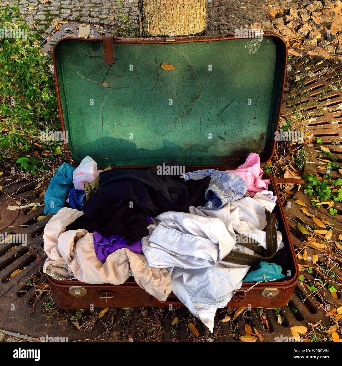 Messy suitcase hi-res stock photography and images - Alamy