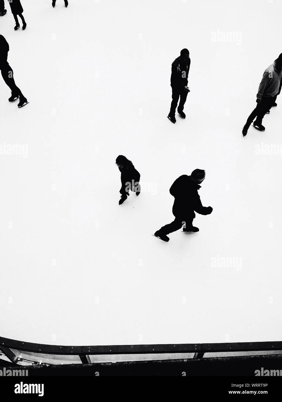 People ice skating hi-res stock photography and images - Alamy