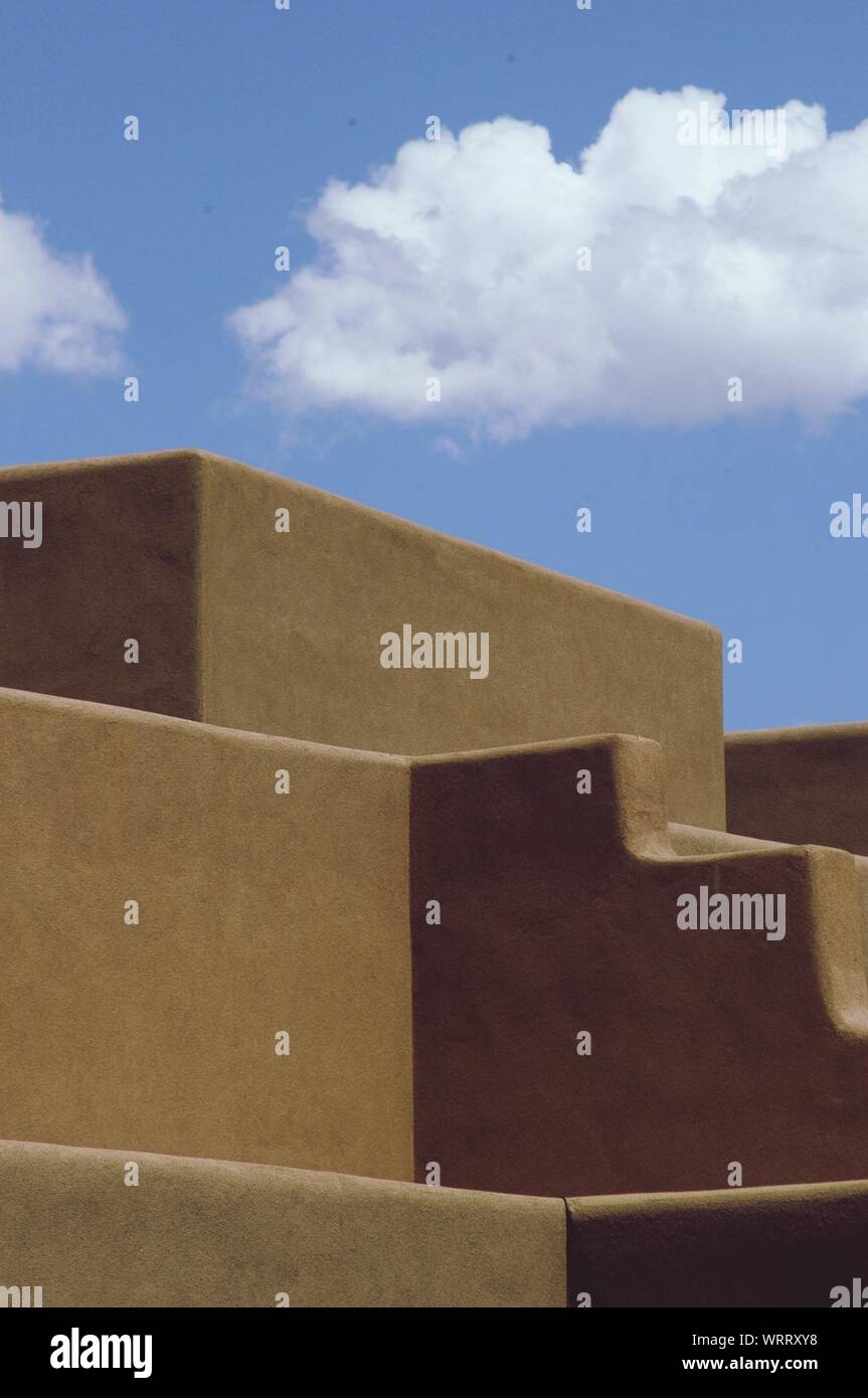 Adobe architectural style hi-res stock photography and images - Alamy
