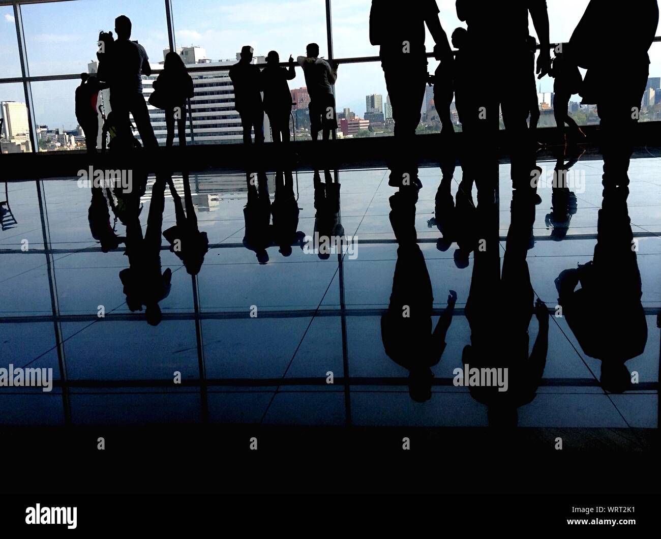 People reflection in window silhouette hi-res stock photography and ...