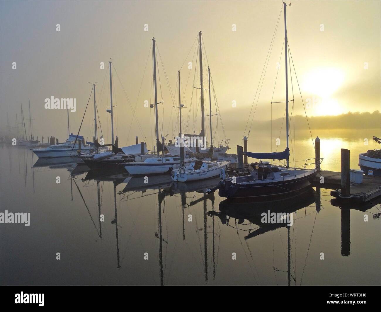Boats reflections water hi-res stock photography and images - Alamy