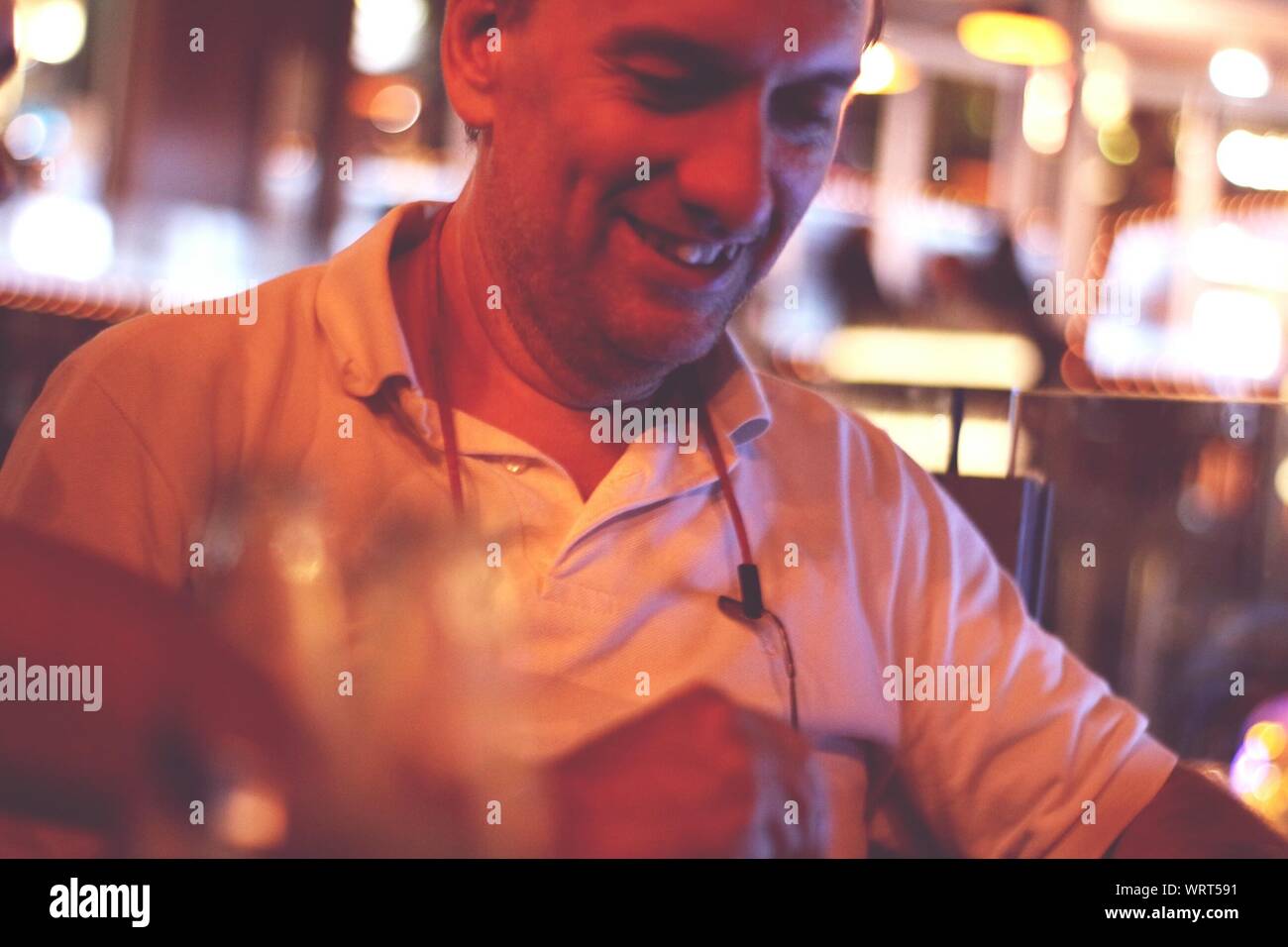 Sitting at bar hi-res stock photography and images - Alamy