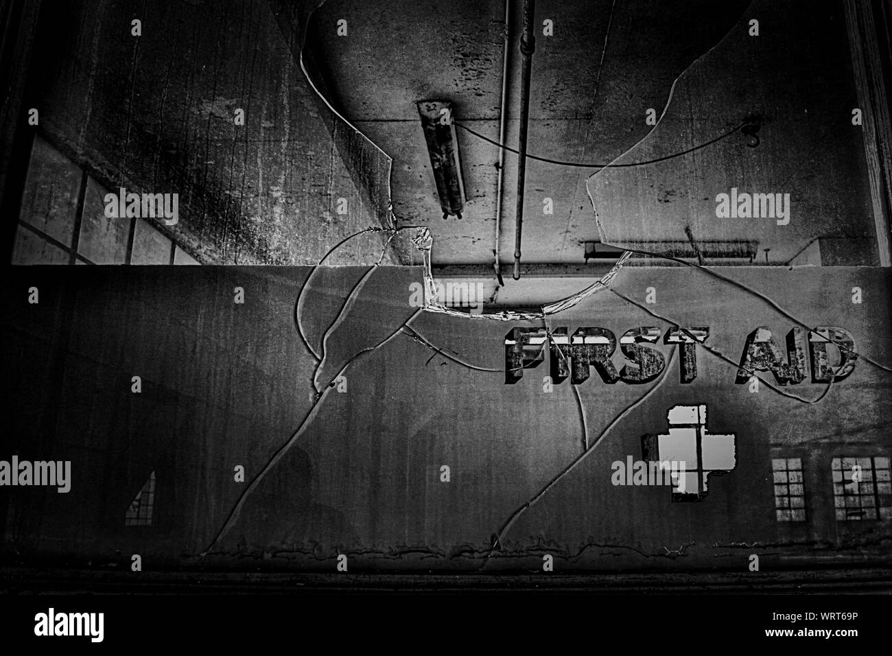 First aid sign hi-res stock photography and images - Alamy