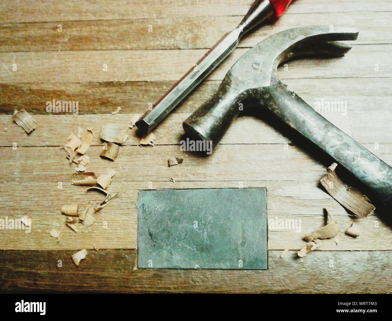 Hammer and chisel hi-res stock photography and images - Alamy