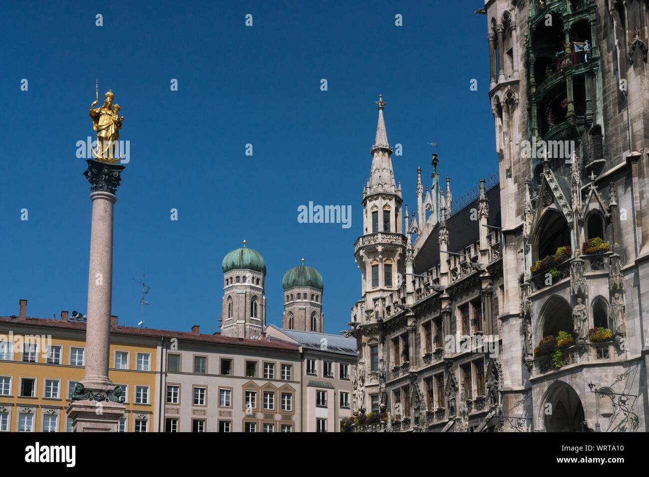 Plaza marienplatz hi-res stock photography and images - Alamy