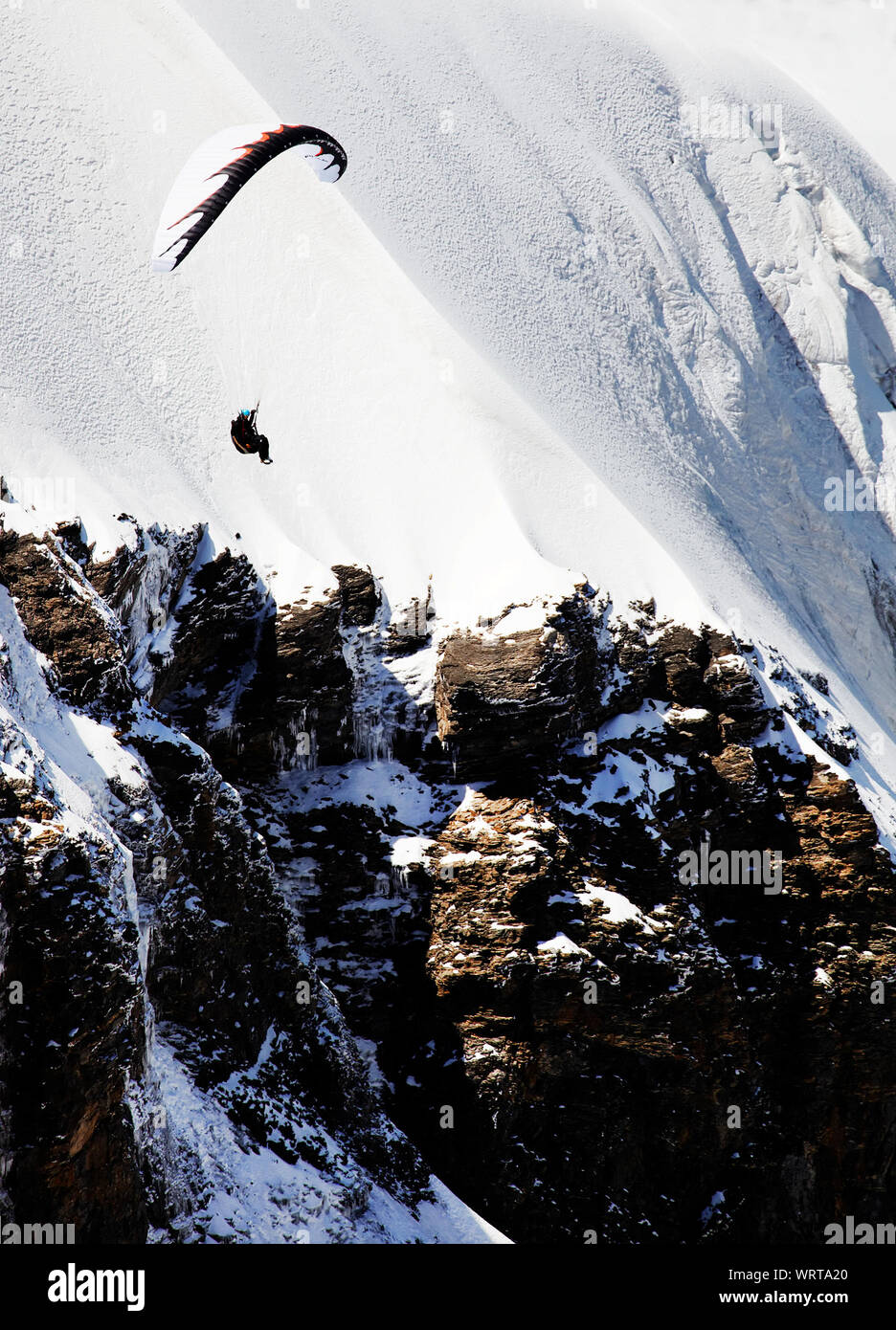 Paragliding over the alps hi-res stock photography and images - Alamy