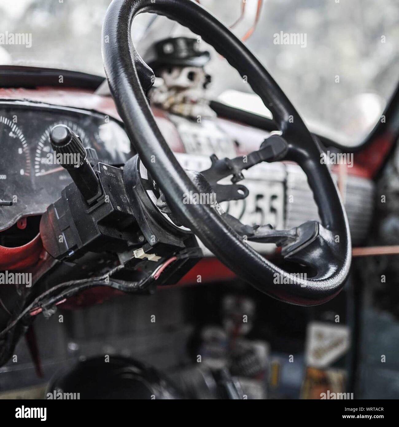 Car steering wheel hi-res stock photography and images - Alamy