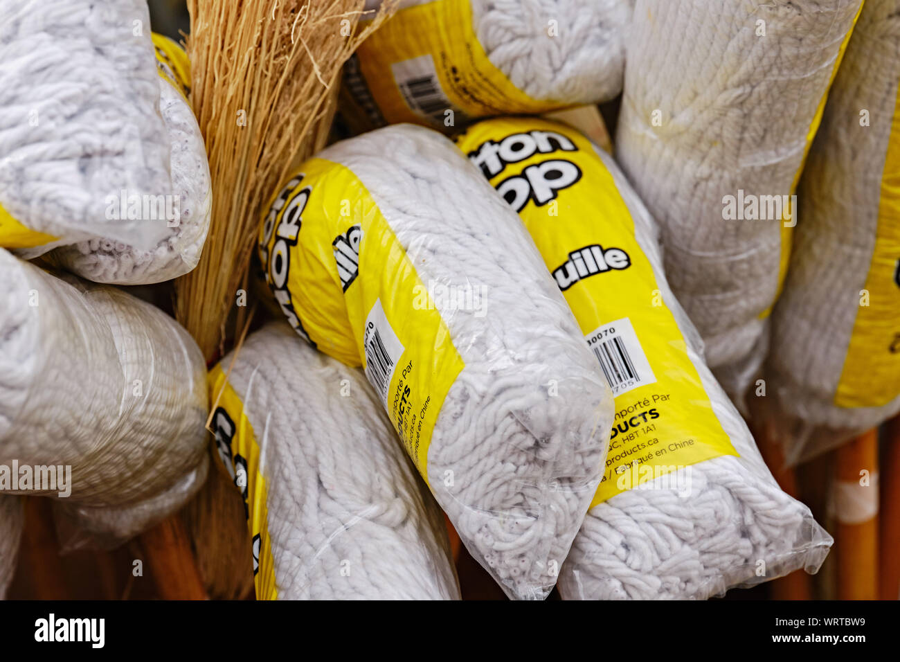 Dry goods on display on Spadina Avenue Stock Photo - Alamy