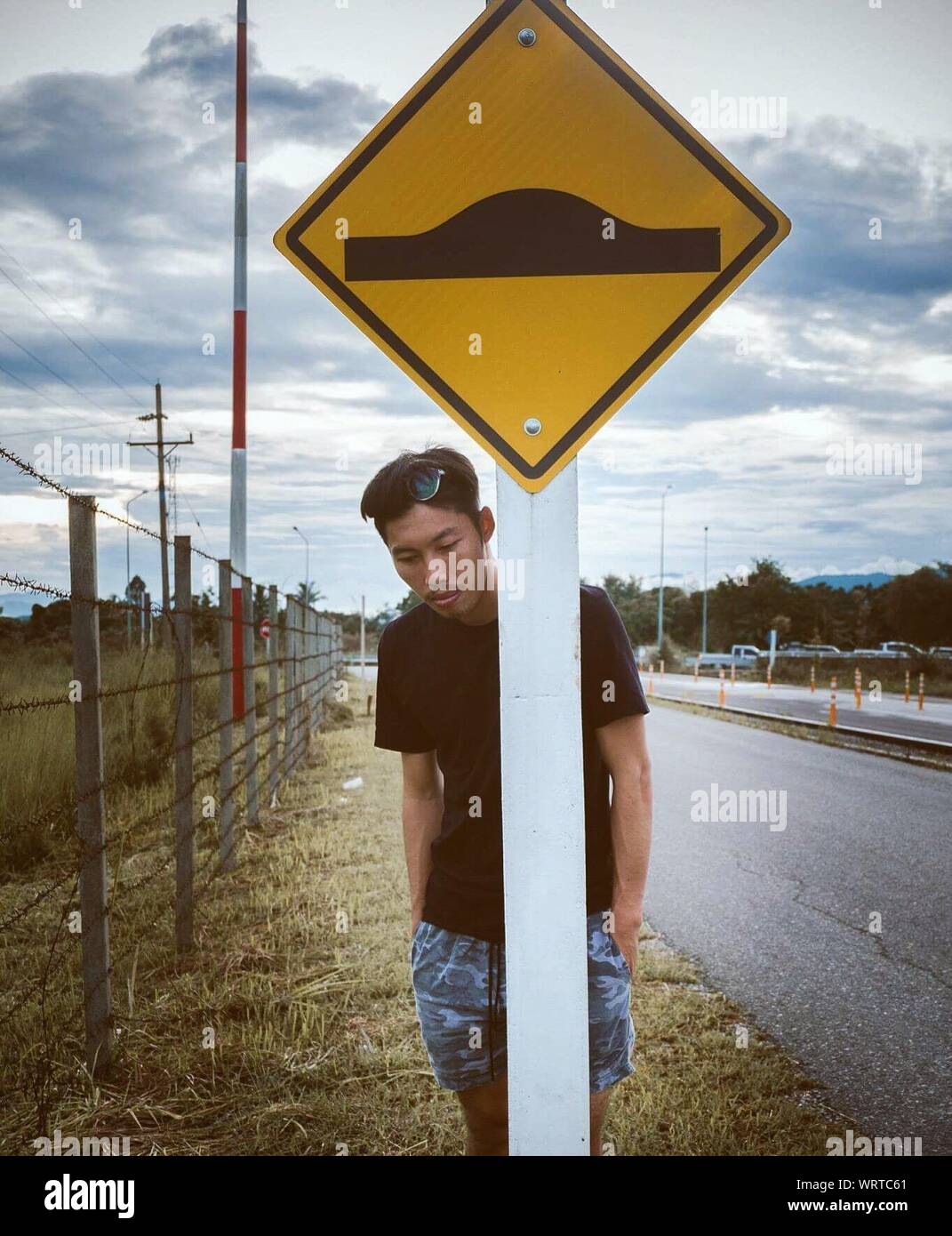 Bump in the road sign hi-res stock photography and images - Alamy