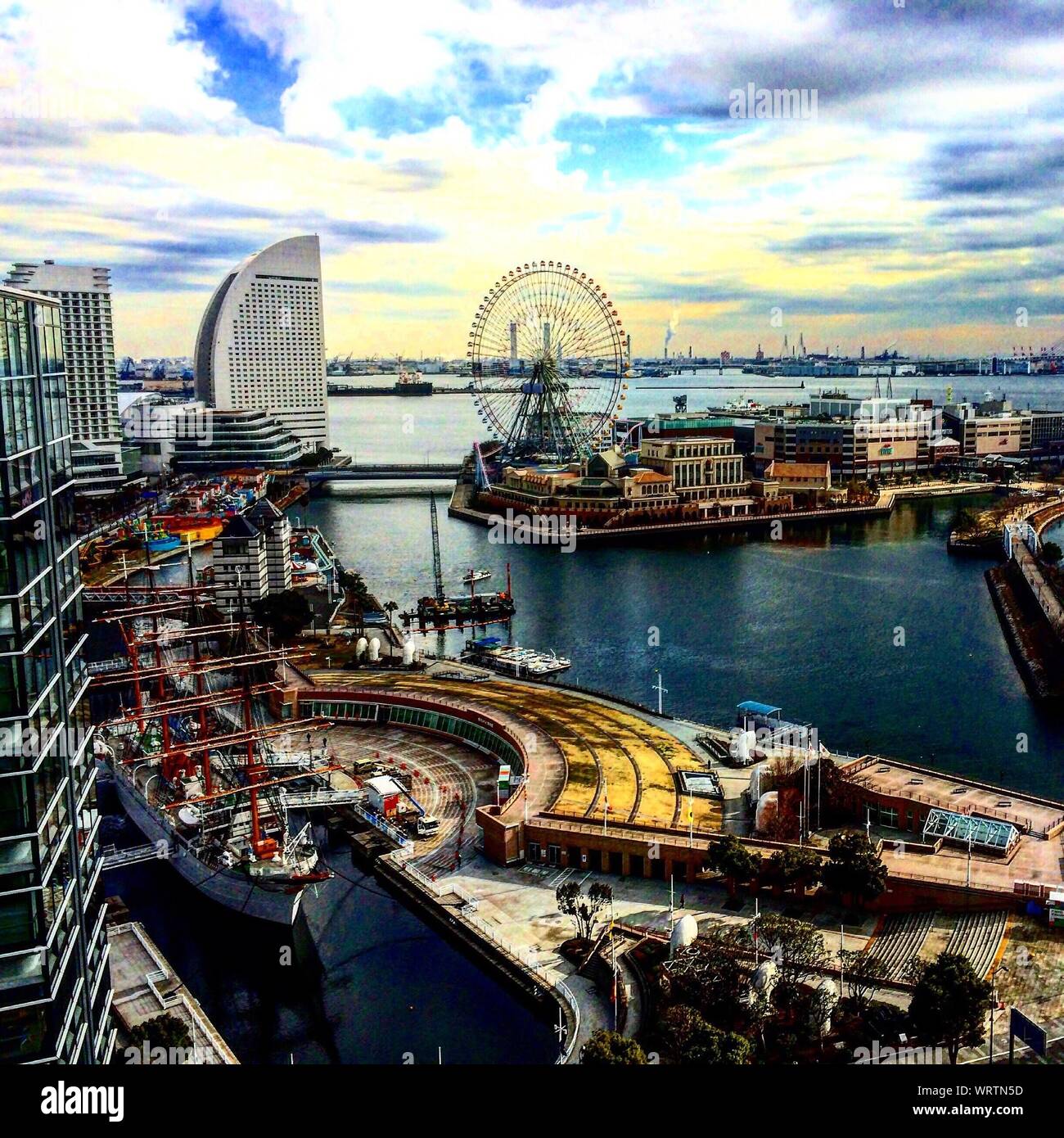 Cosmo clock 21 ferris wheel hi-res stock photography and images - Alamy