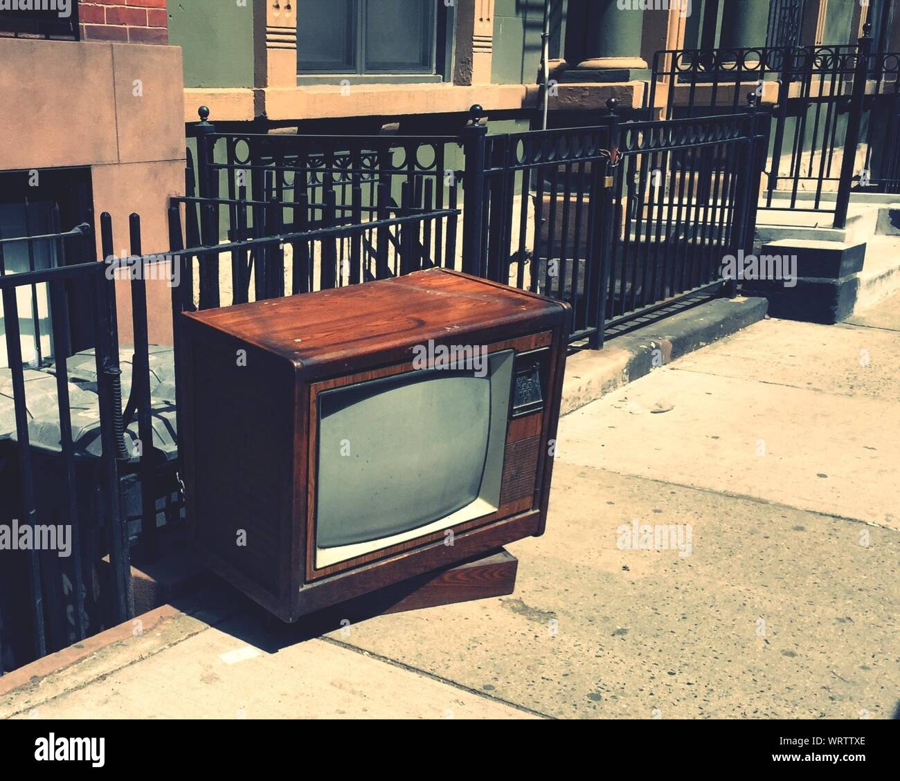 Old Fashioned Tv Stock Photos & Old Fashioned Tv Stock Images - Alamy