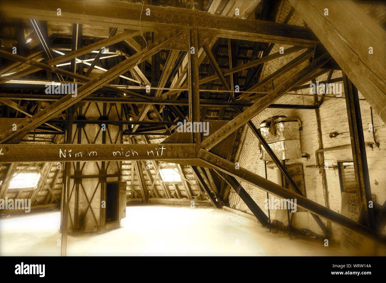 Roof grid structure hi-res stock photography and images - Alamy