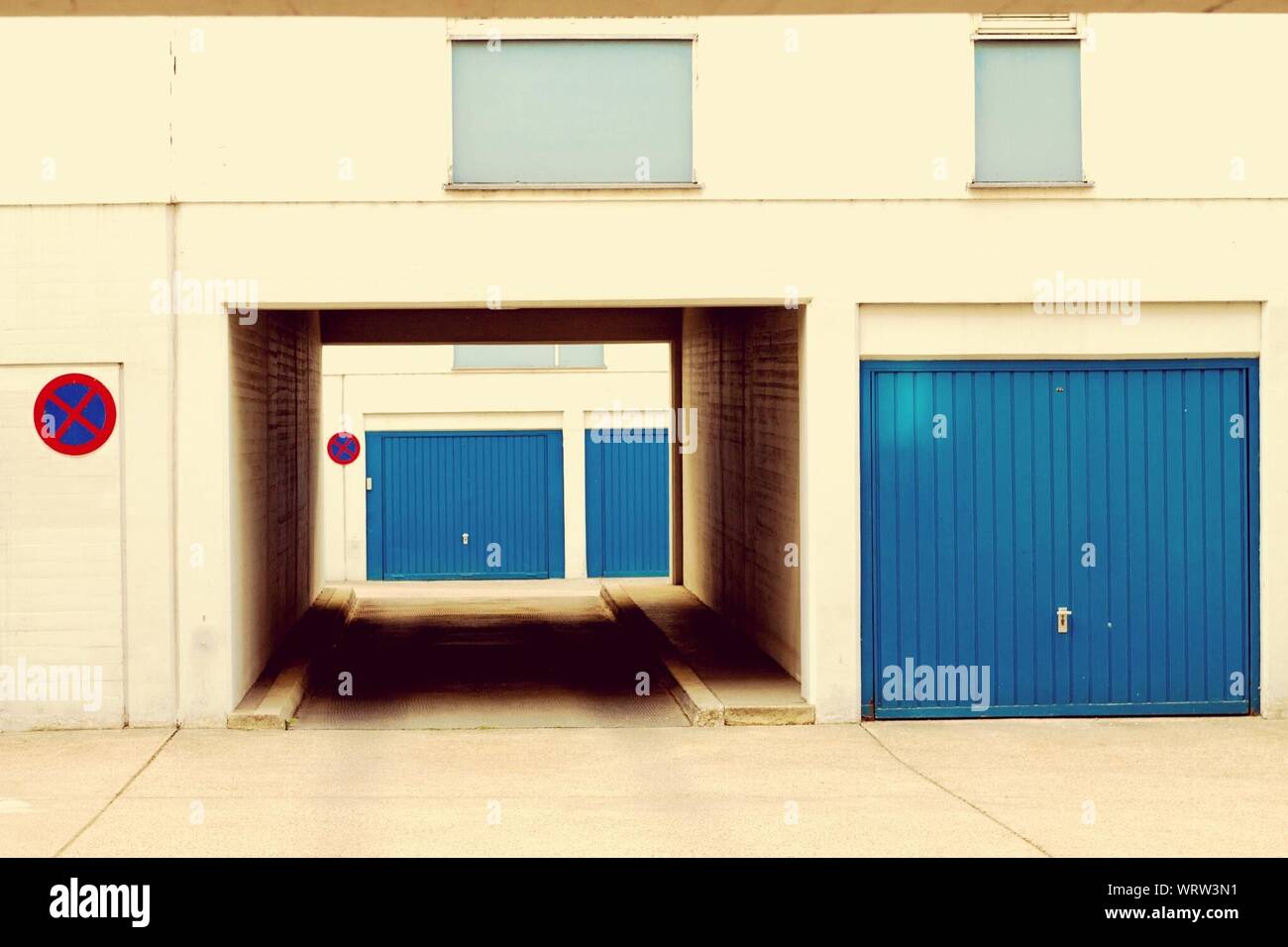 Entrance to the garage hi-res stock photography and images - Alamy