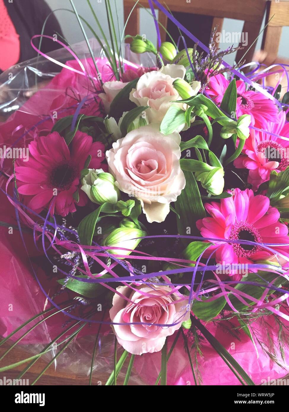 Daisy flower bouquet hi-res stock photography and images - Alamy