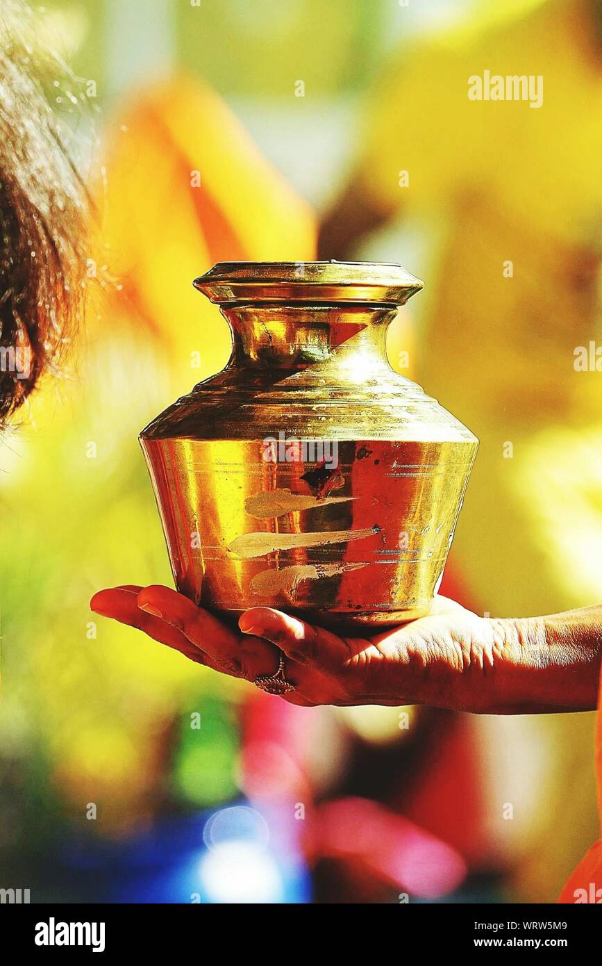 Copper pot hi-res stock photography and images - Alamy