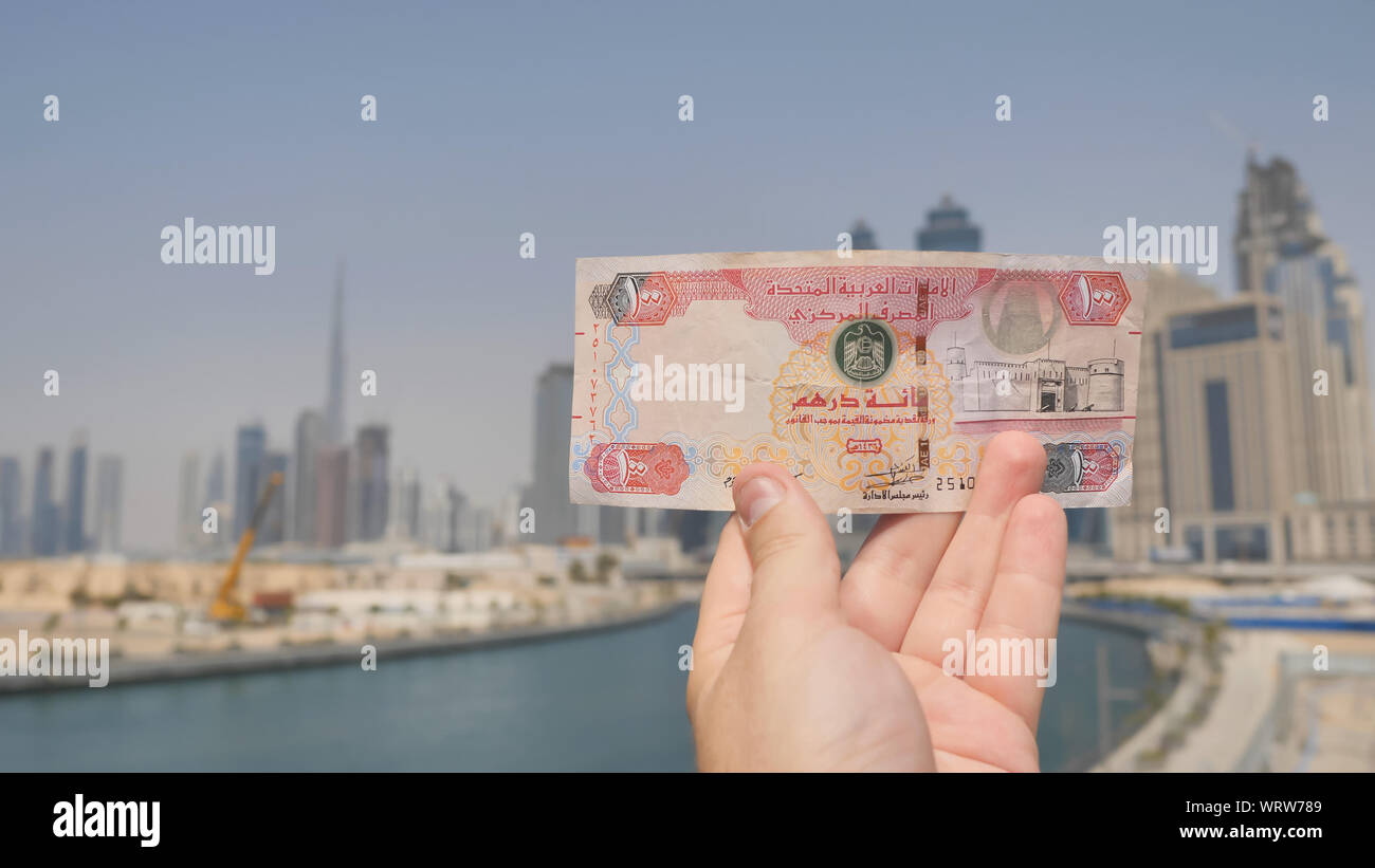 100 dirhams hi-res stock photography and images - Alamy