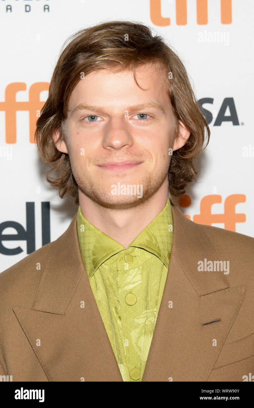 Waves of hedges hi-res stock photography and images - Alamy