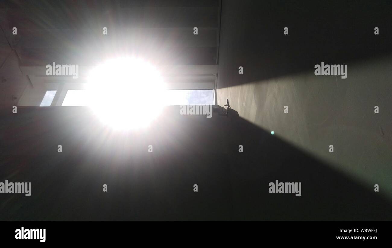 Sunbeam house hi-res stock photography and images - Alamy