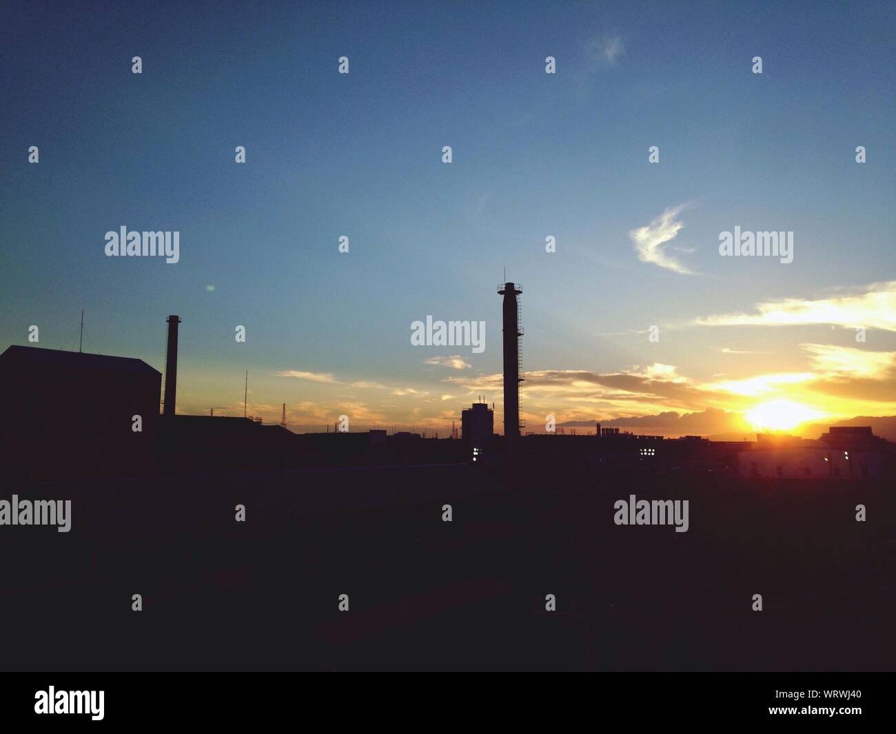 Factory sunset hi-res stock photography and images - Alamy