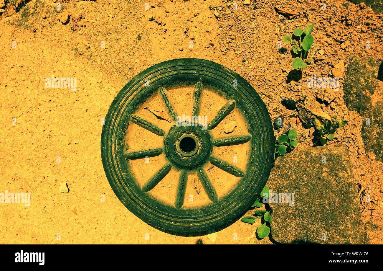 Ground wheel hi-res stock photography and images - Alamy