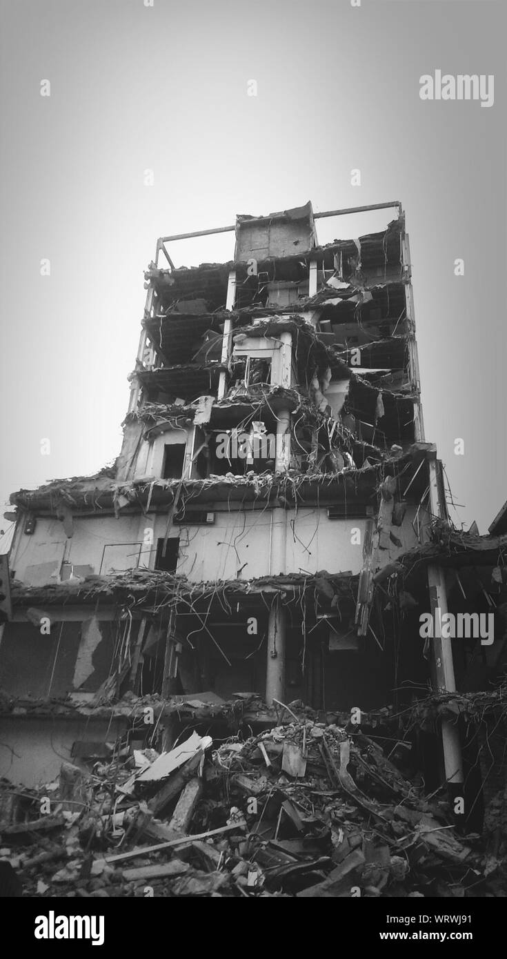 Destruction ruined damaged building exterior Black and White Stock ...