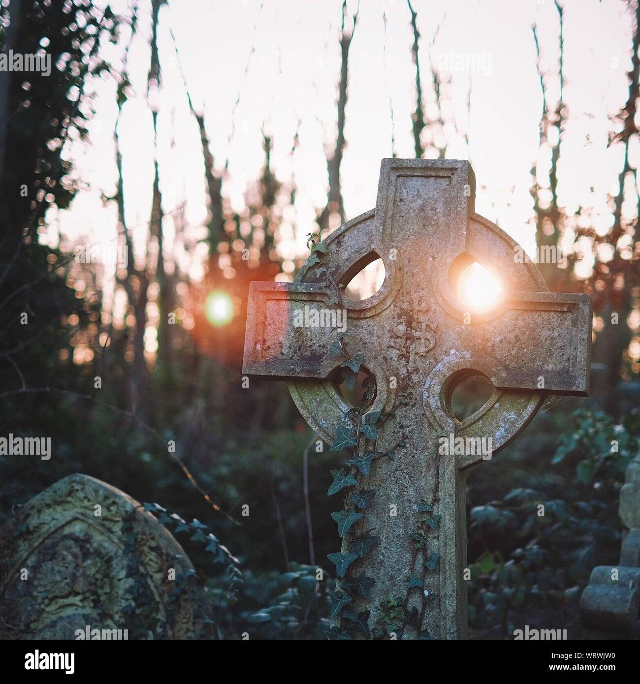 Sunlight cross hi-res stock photography and images - Alamy